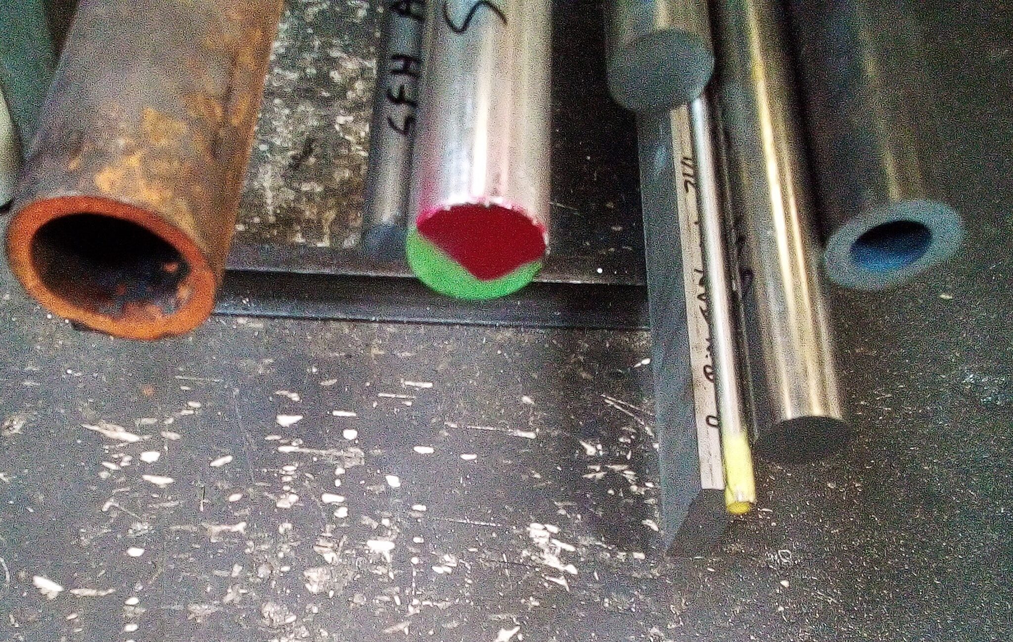 Différences entre tube acier rond creux et rond plein