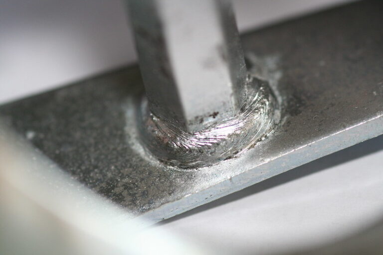 Soudure sur tube acier : Comment souder du fer sans problème